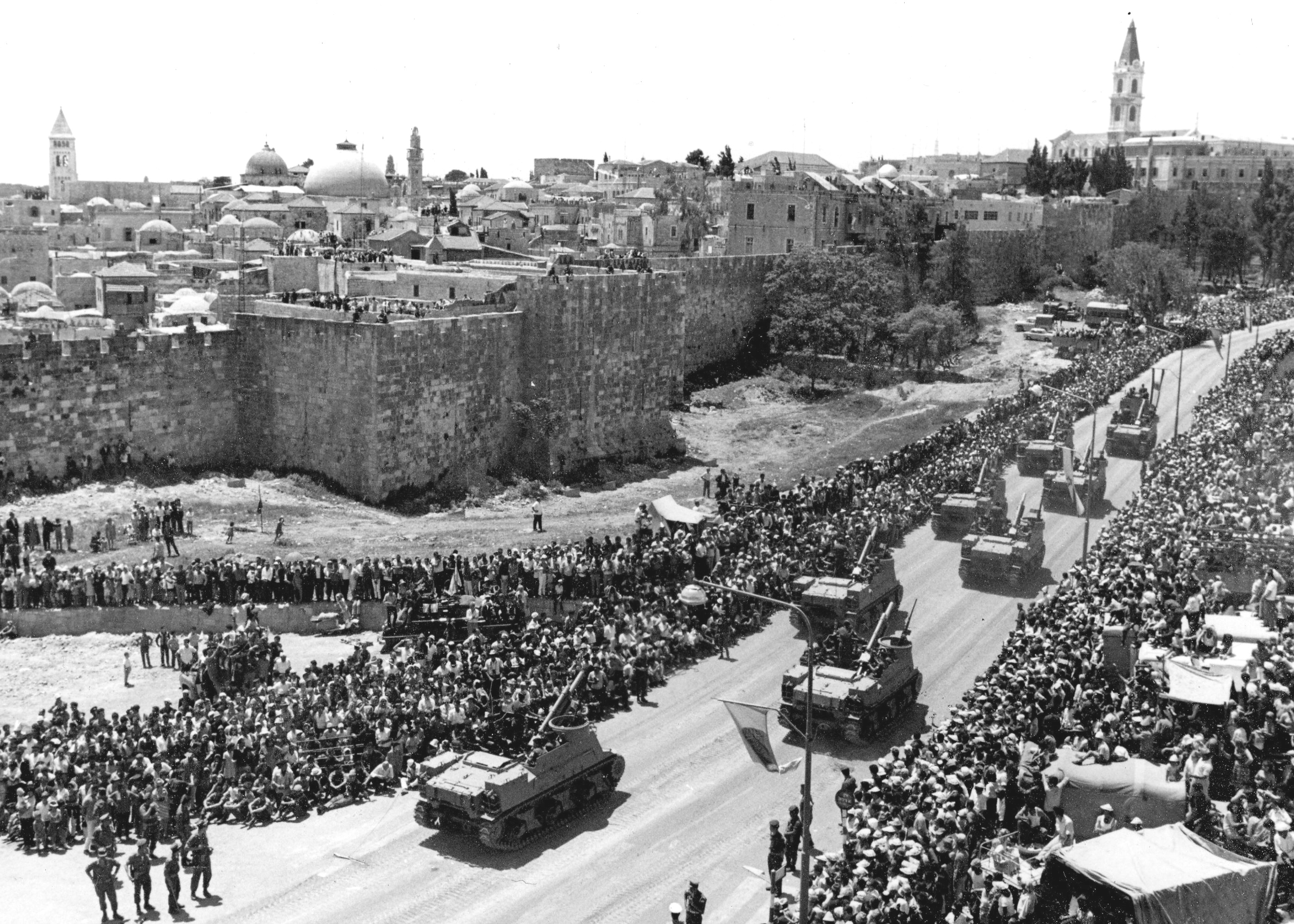 יום העצמאות 1968 | Photograph NNL_ARCHIVE_AL990039948320205171 | The ...